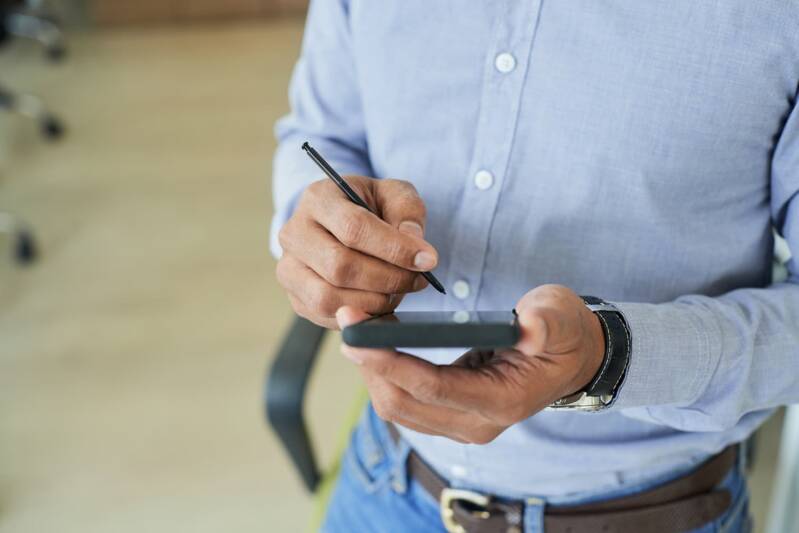 Electronic signatures for HR training documents